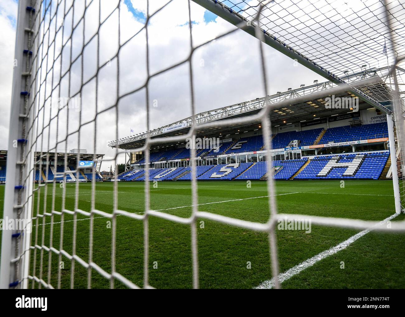Peterborough vs plymouth argyle hi-res stock photography and images - Alamy