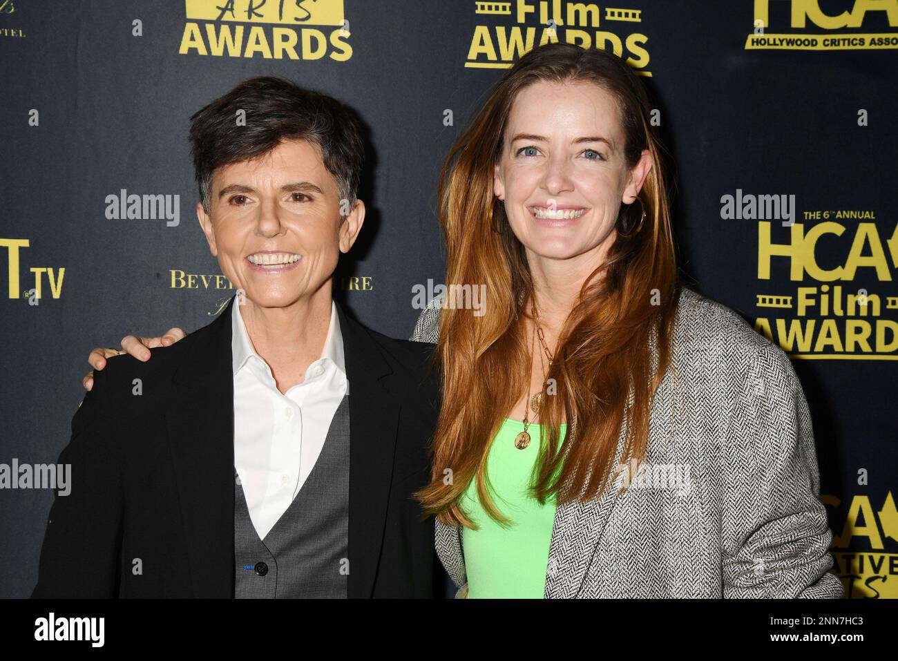 BEVERLY HILLS, CALIFORNIA - FEBRUARY 24: (L-R) Tig Notaro and Stephanie ...