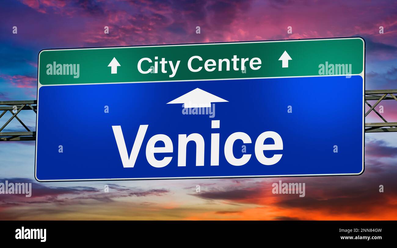 Road sign indicating direction to the city of Venice Stock Photo - Alamy
