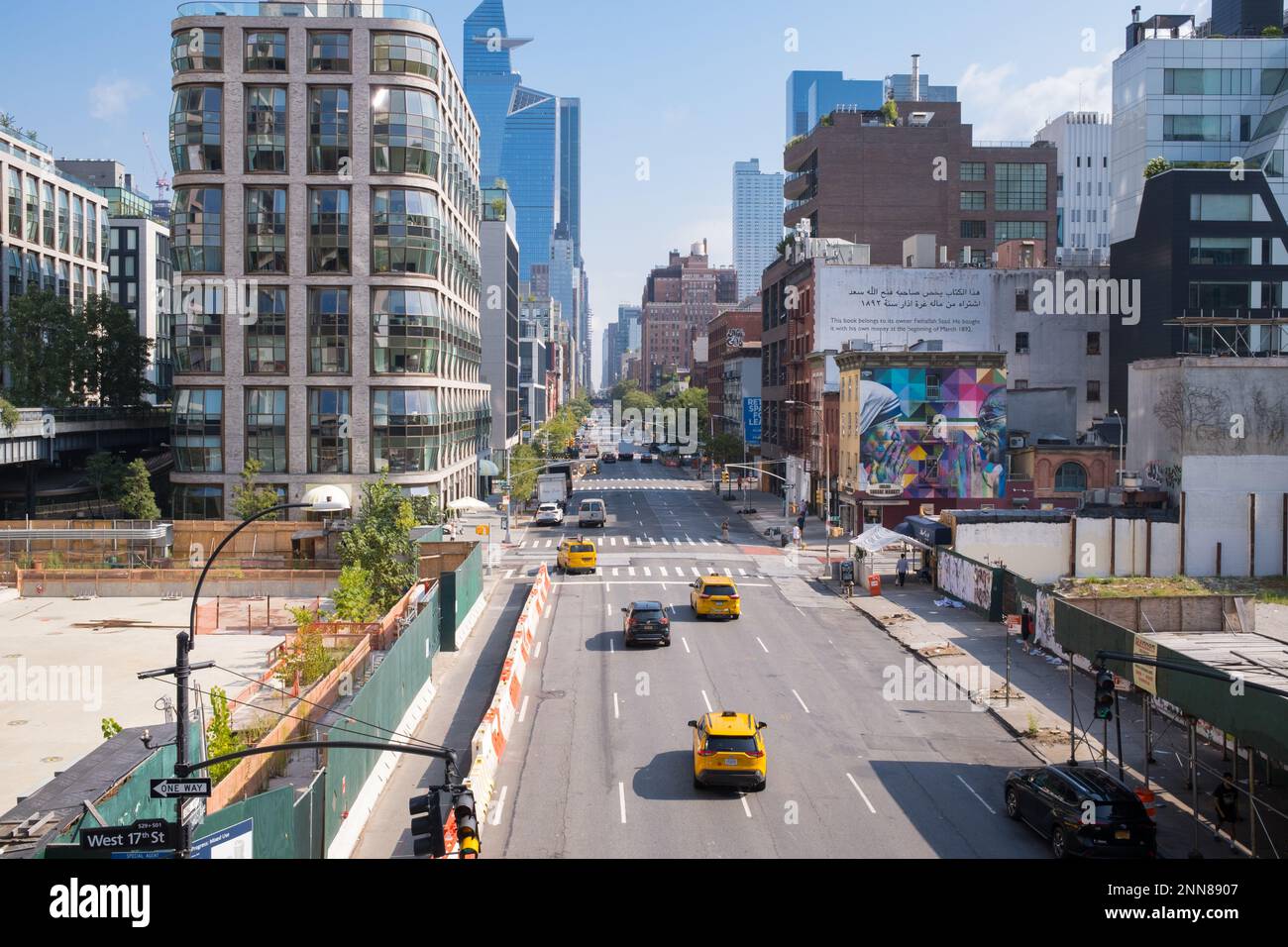 Looking down from the High Line onto 10th Avenue from West 17th Street ...