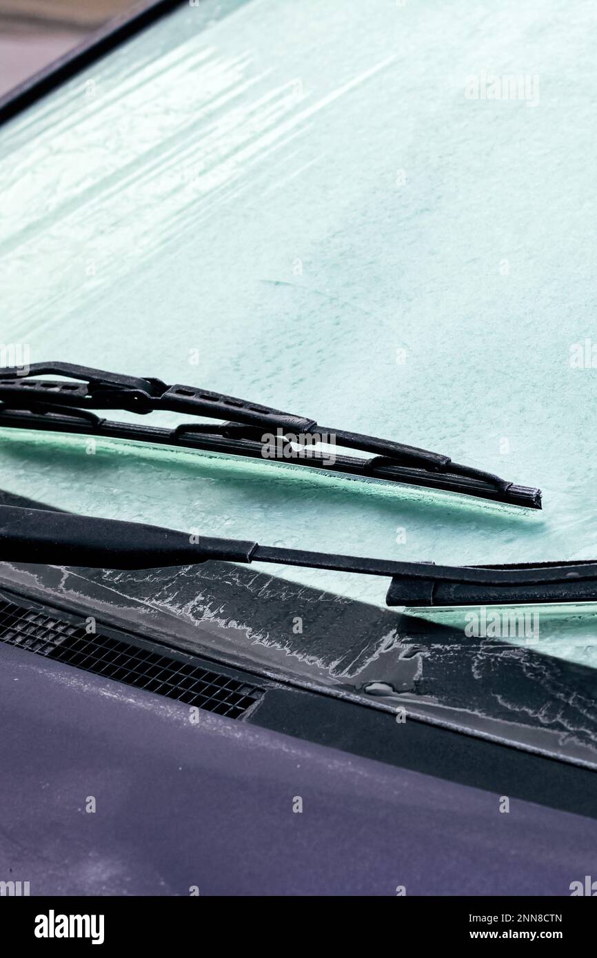 Closeup icy windshield frozen hi-res stock photography and images - Alamy
