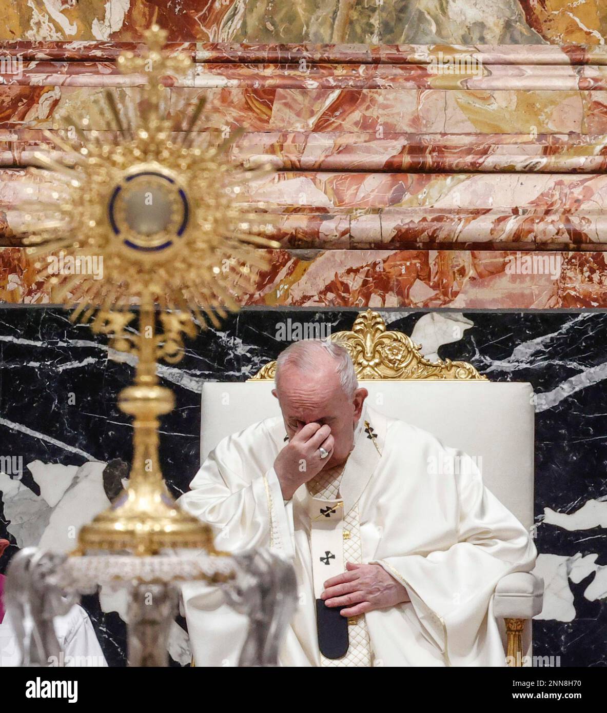 Pope Francis celebrates Mass on the Solemnity of the Most Holy Body and ...
