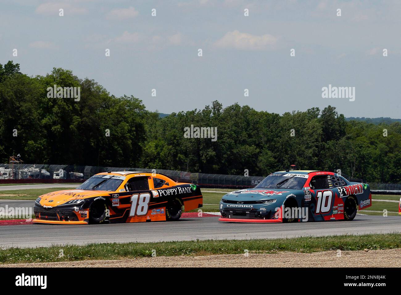 #18: Daniel Hemric, Joe Gibbs Racing, Toyota Supra Poppy Bank, #10: Jeb ...