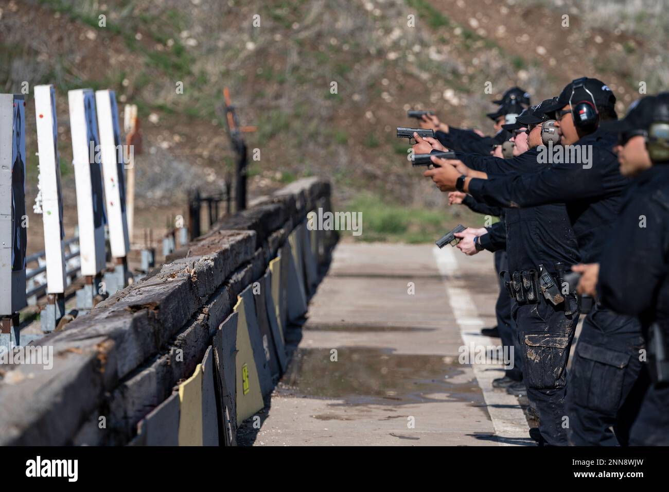Cadets of the 22nd session of the Odessa Police Academy practice ...