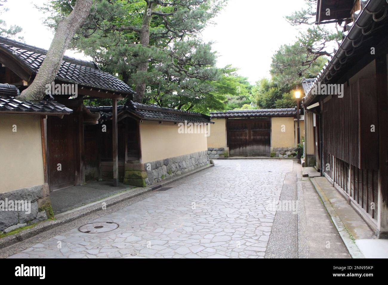 Nagamachi samurai district alley in Kanazawa, Japan Stock Photo - Alamy