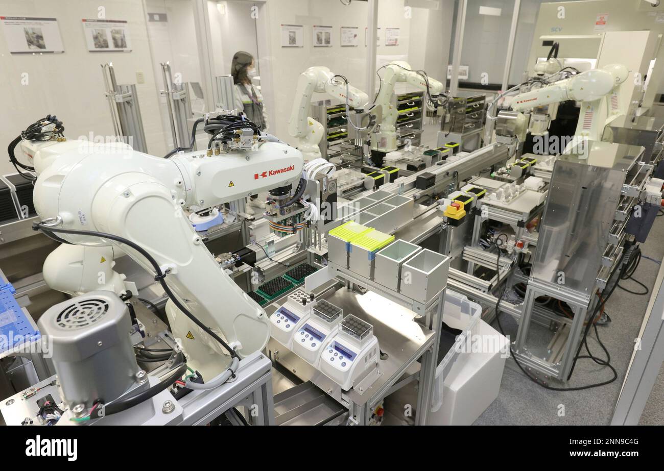 Kawasaki Heavy Industries Ltd. and medical company unveil robots to ...
