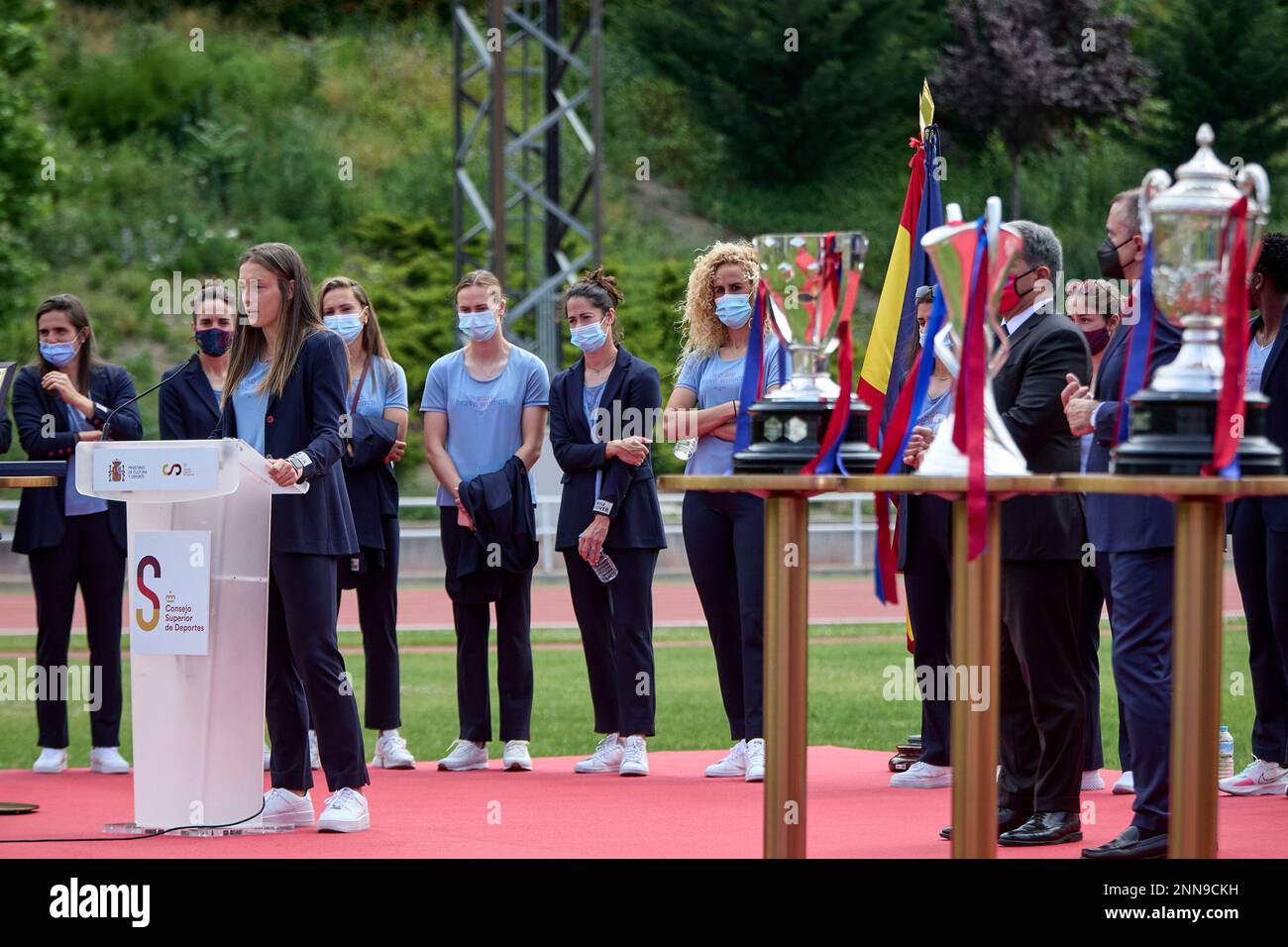 The captain of the team, Alexia Putellas, intervenes during the ...