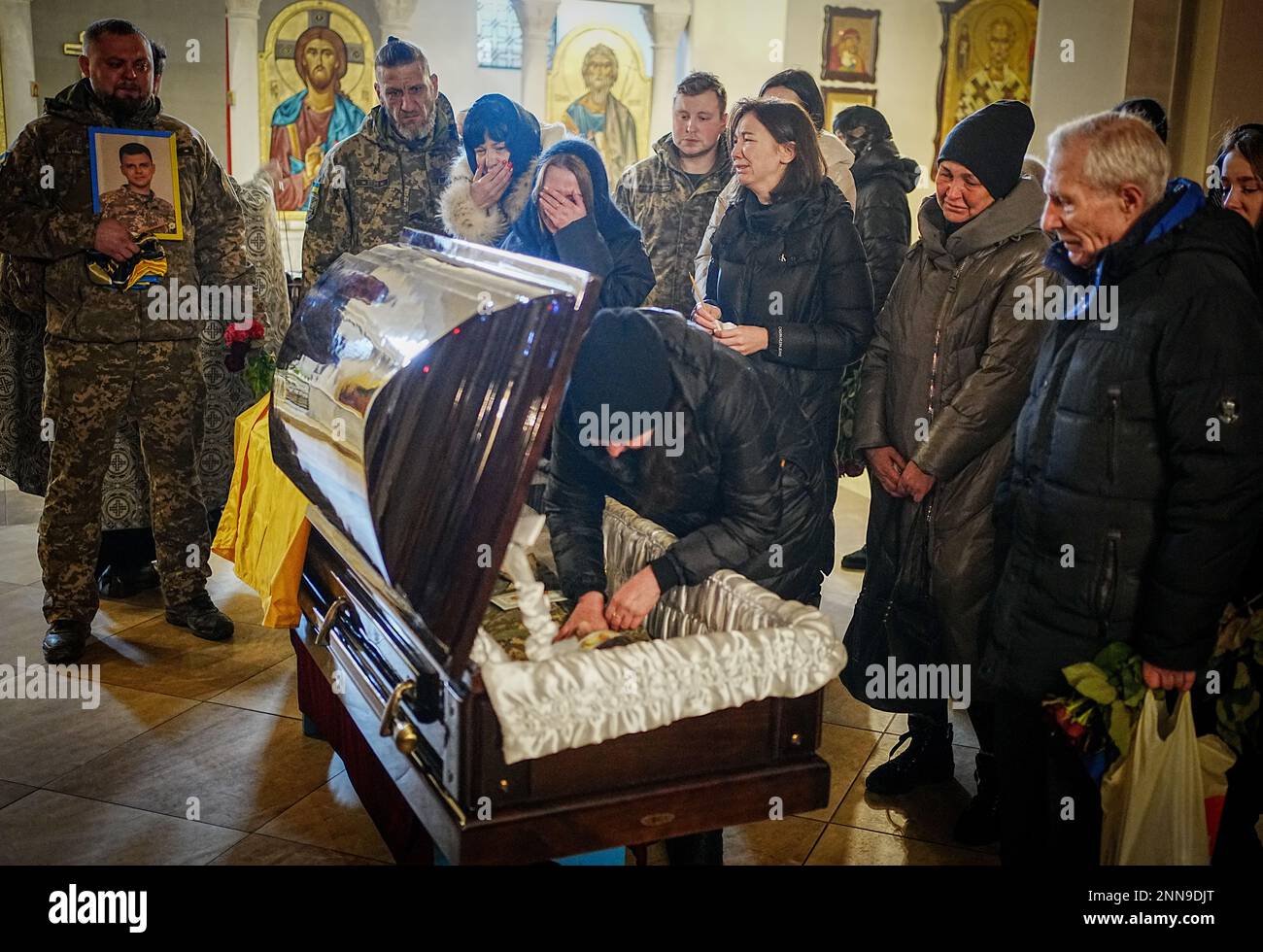 Butscha, Ukraine. 25th Feb, 2023. The family of the fallen soldier Ihor ...