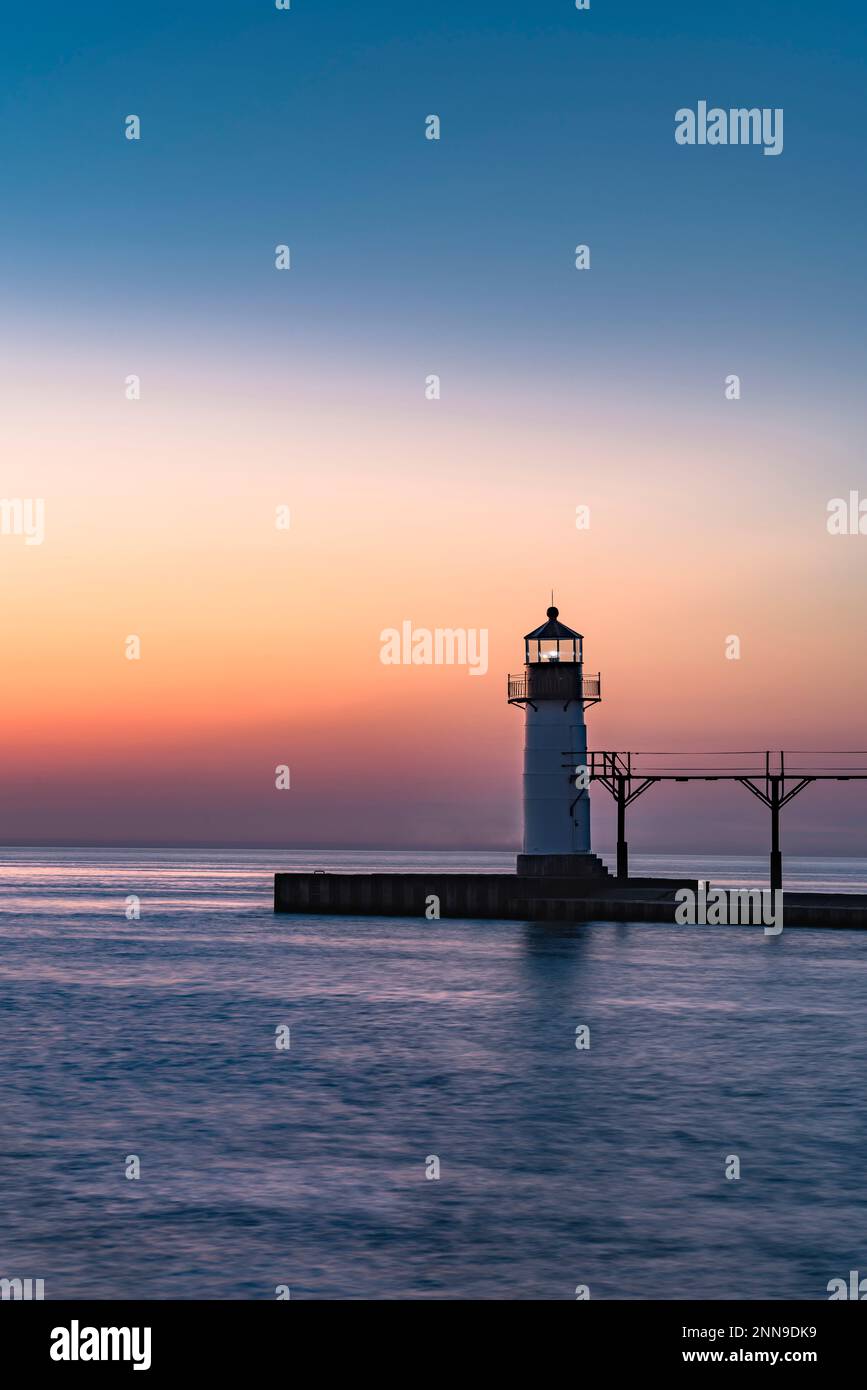 St. joseph north pier lighthouse sunset hi-res stock photography and ...