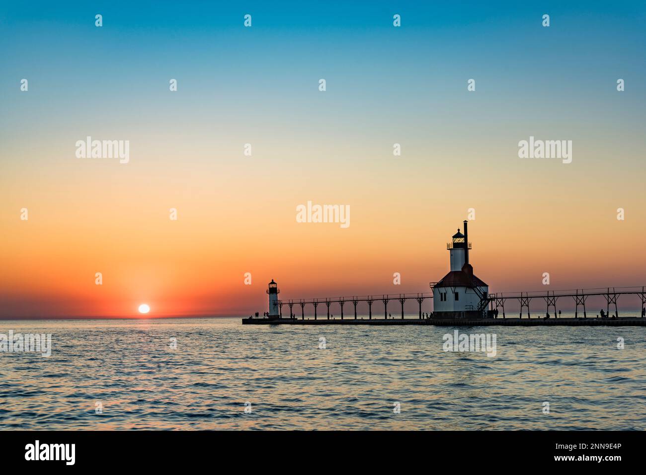 St joseph north pier outer light hi-res stock photography and images ...