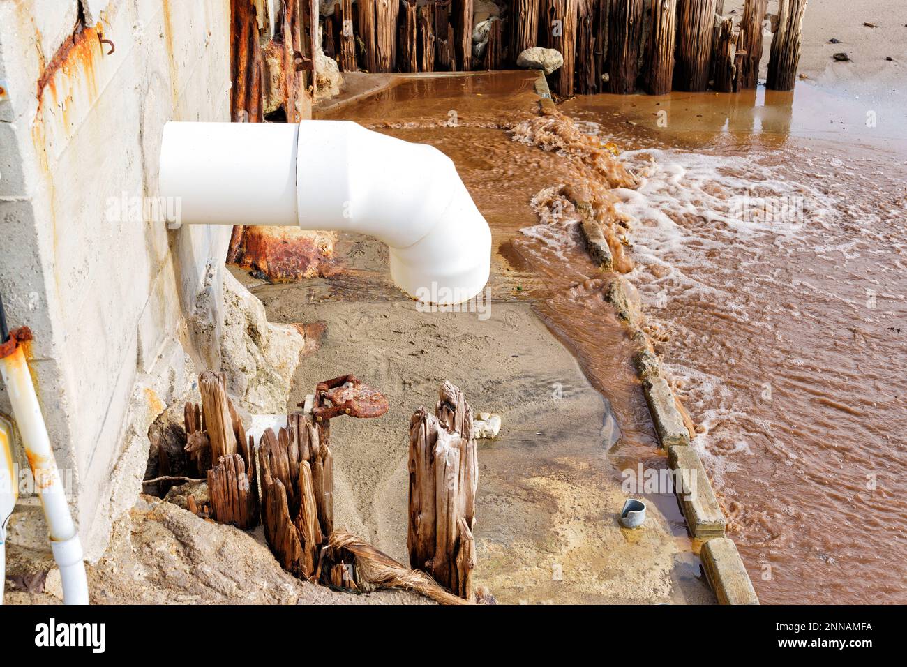 Water drainage system hi-res stock photography and images - Alamy