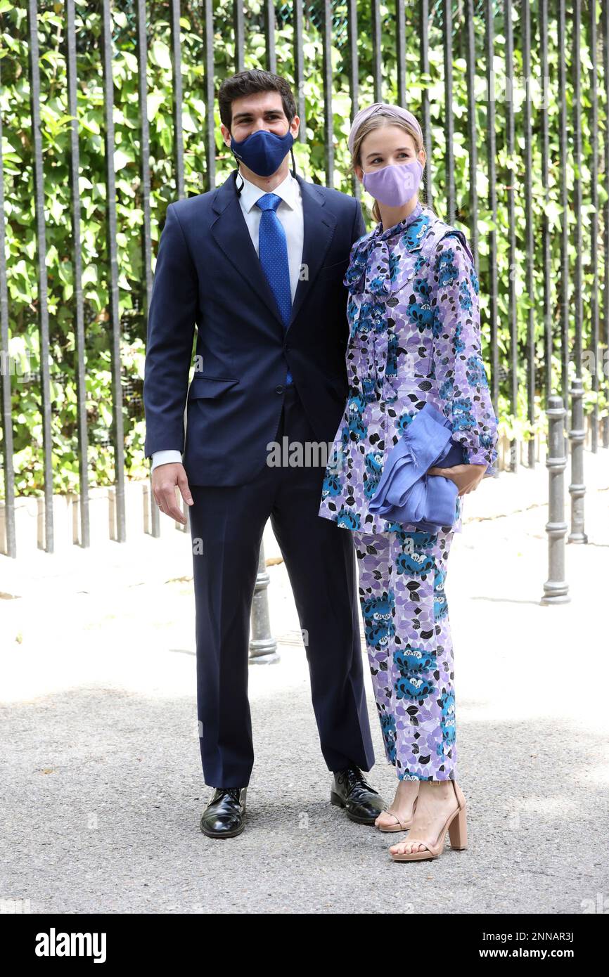 Arrival of Alejandra Corsini with her husband Alejandro Muñoz at Liria ...