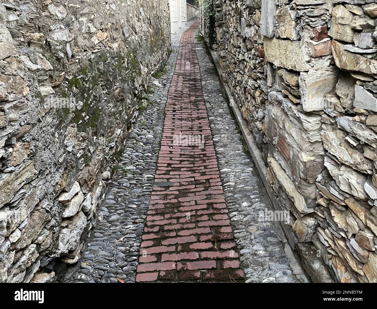 Two stone walls hi-res stock photography and images - Alamy