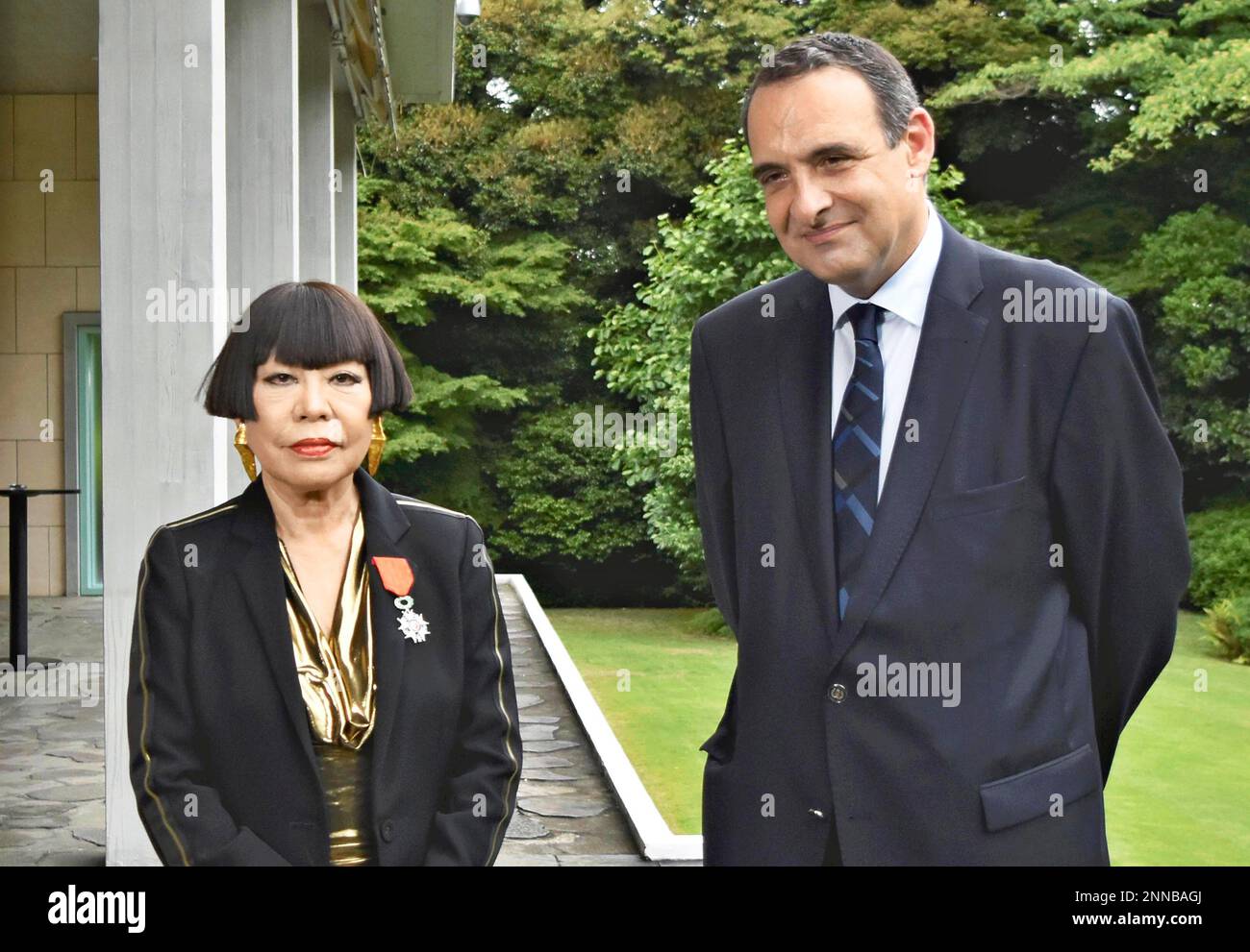 Japanese fashion designer Koshino Junko (L) and French Ambassador to ...