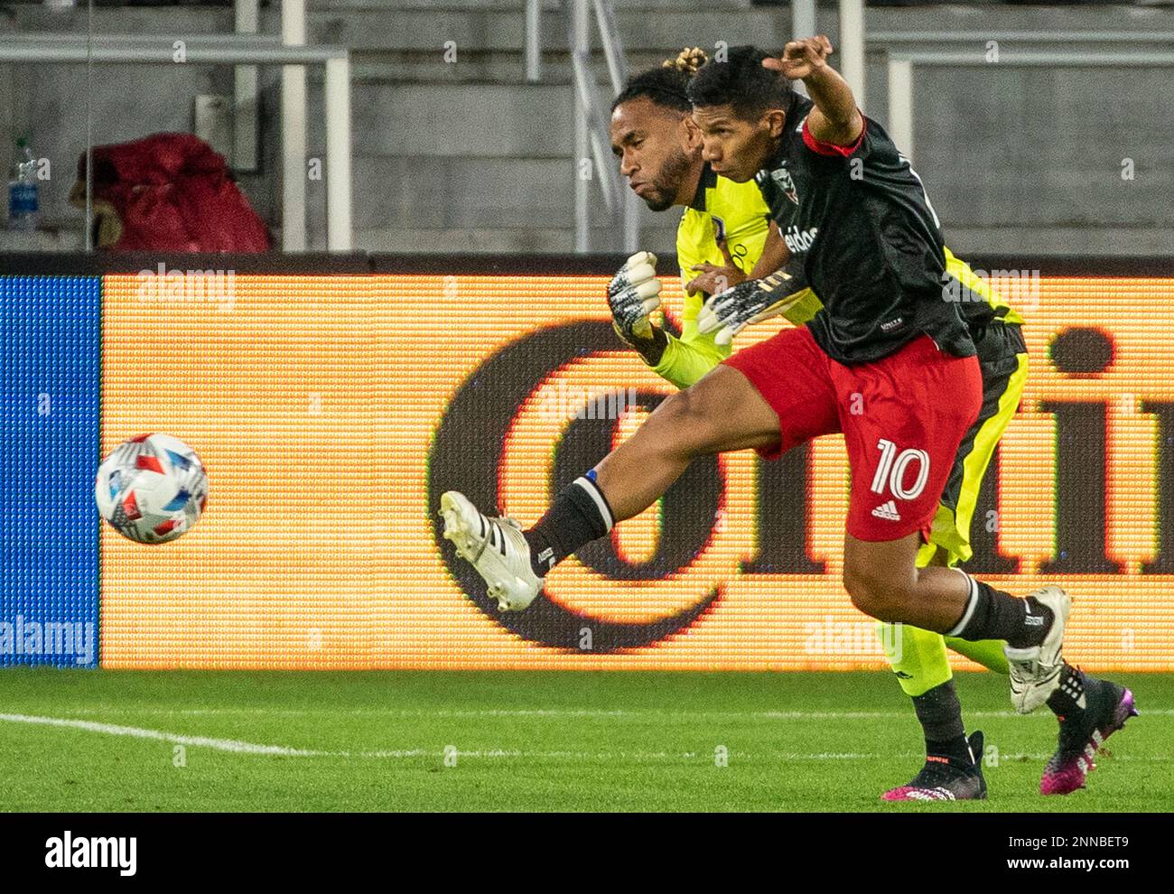WASHINGTON, DC - MAY 16: D.C. United forward Edison Flores (10) and ...
