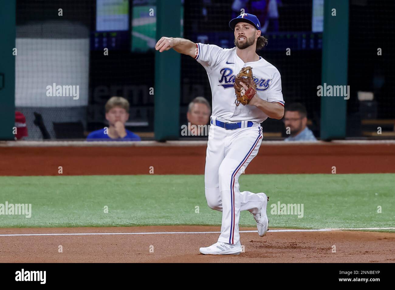 ARLINGTON, TX - MAY 17: Texas Rangers shortstop Charlie Culberson (2 ...