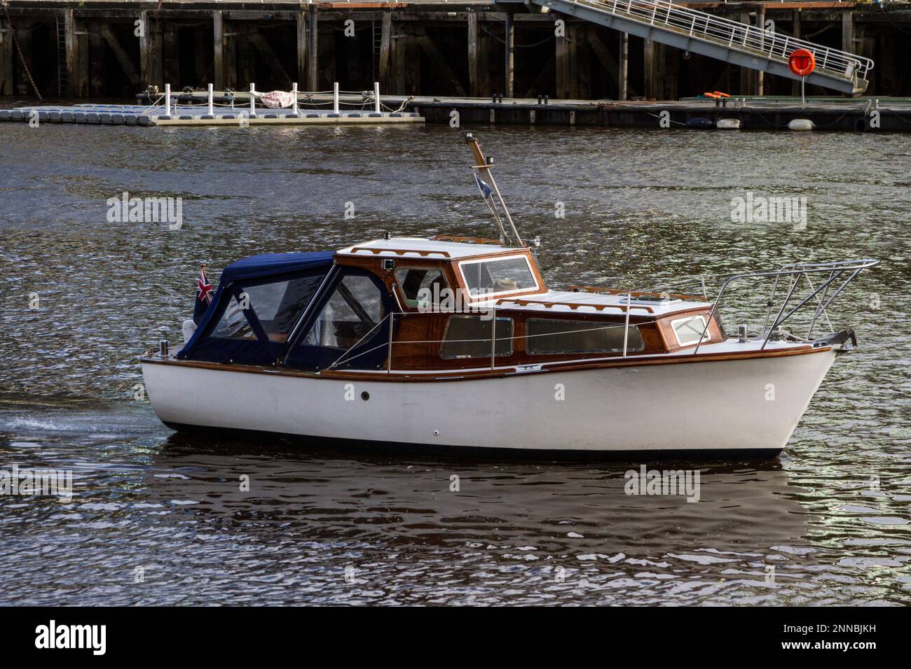 Little tug boat hi-res stock photography and images - Alamy