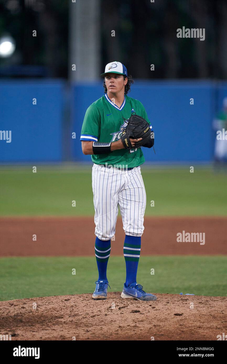 Florida Gulf Coast Eagles pitcher Gus Carter (27) during an NCAA game ...
