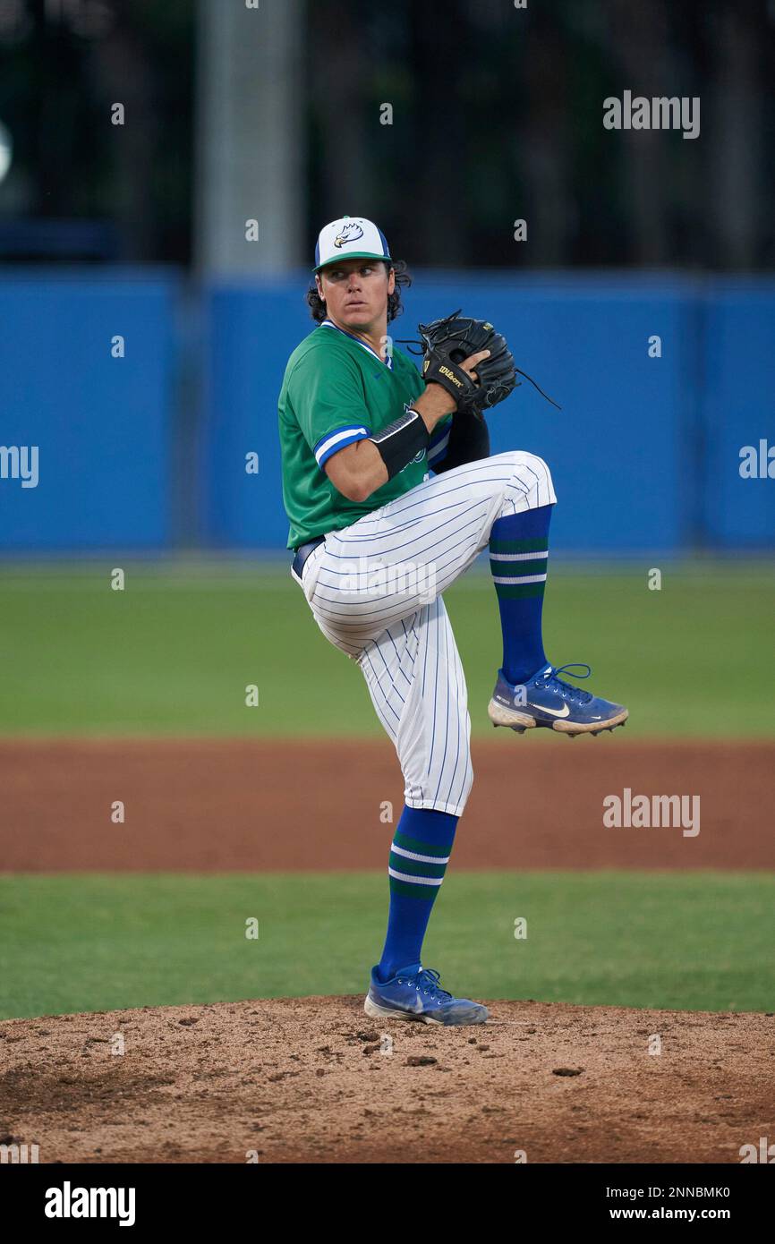 Florida Gulf Coast Eagles pitcher Gus Carter (27) during an NCAA game ...