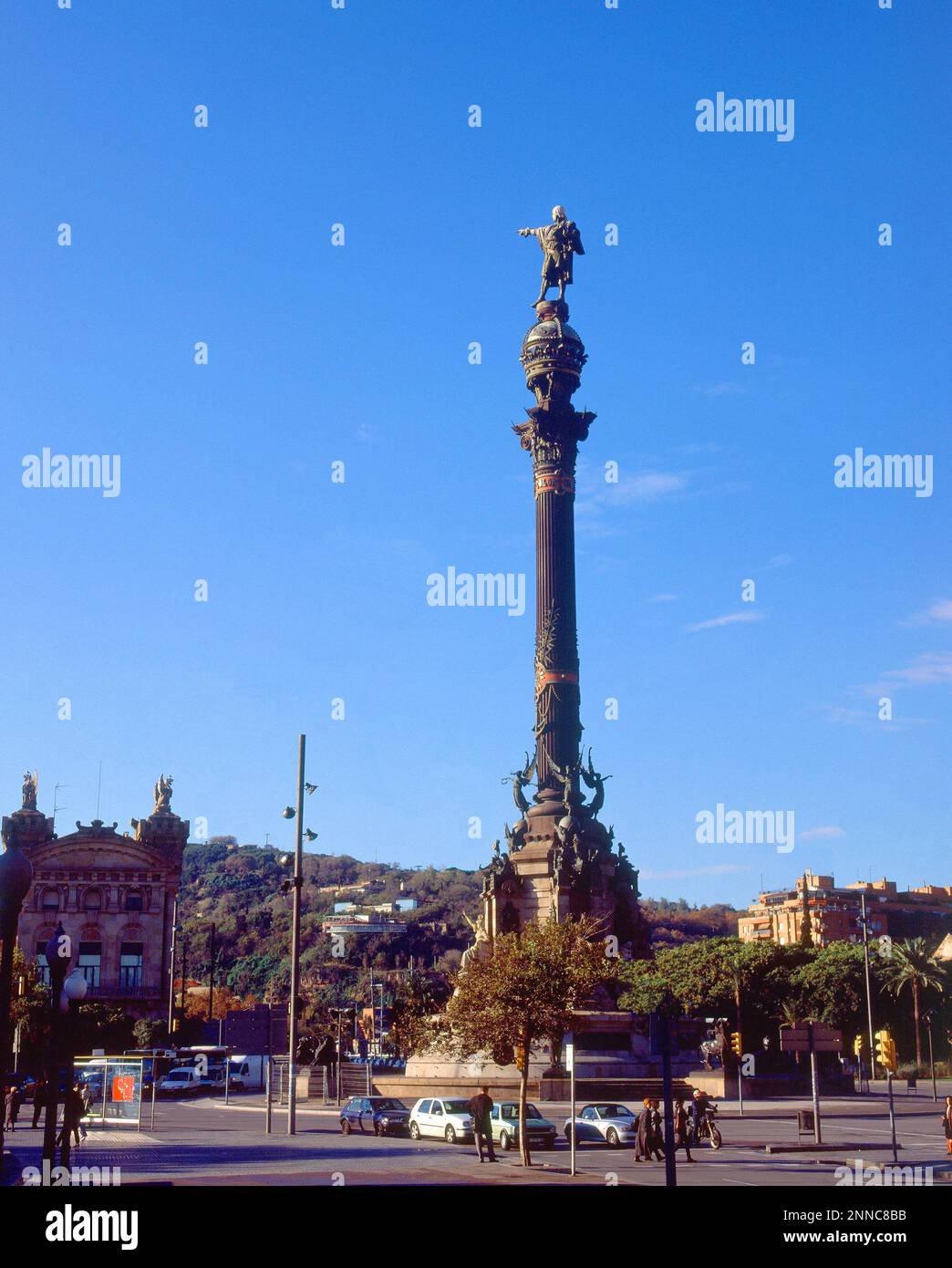 MONUMENTO A COLON EL LA PUERTA DE LA PAZ, 1881-88, FIGURA DE COLON EN ...