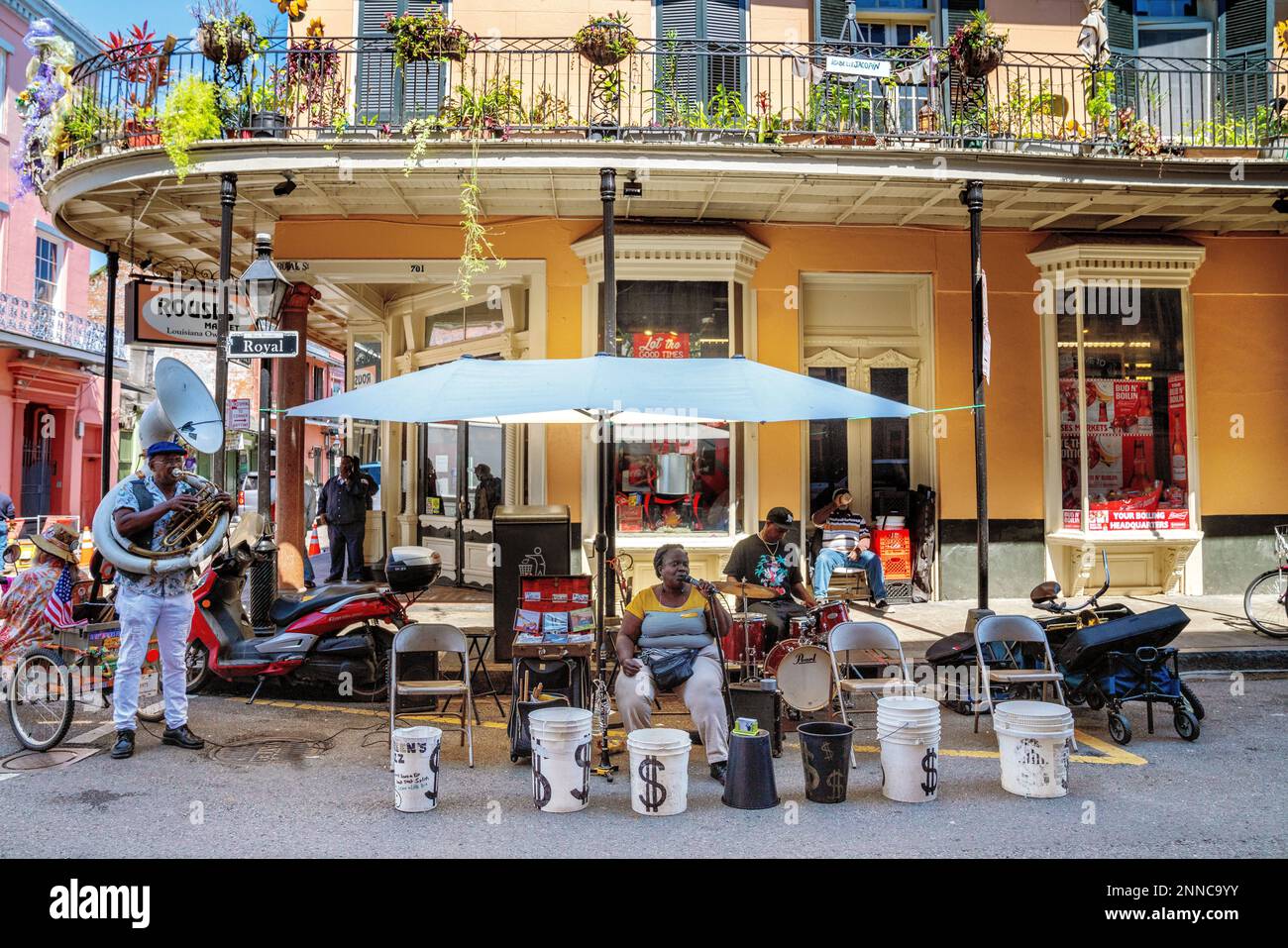 Royal Street,French Quarter, Jazz Street Performer New Orleans ...