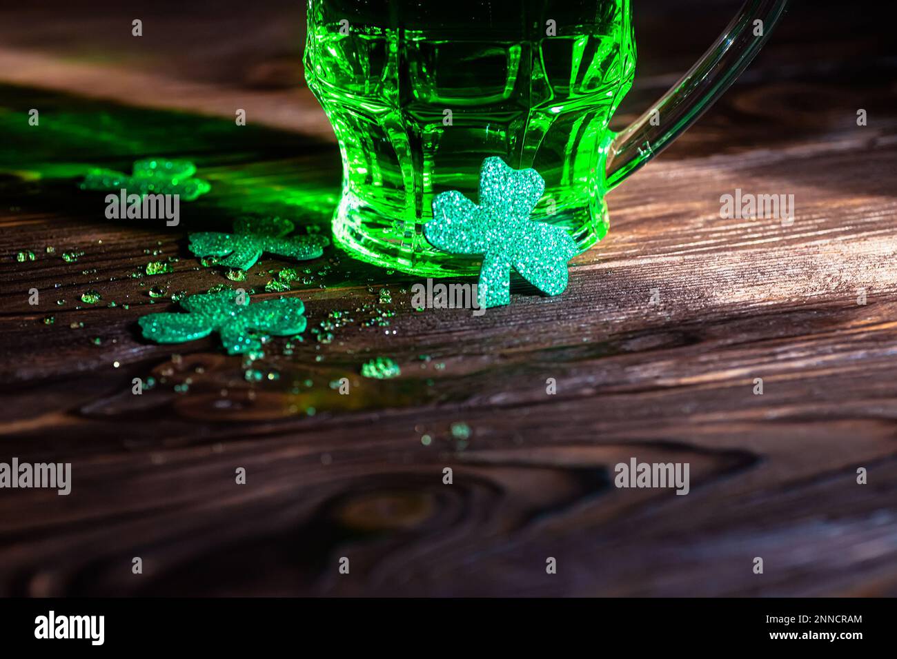 Traditional beer overflowing hi-res stock photography and images - Alamy