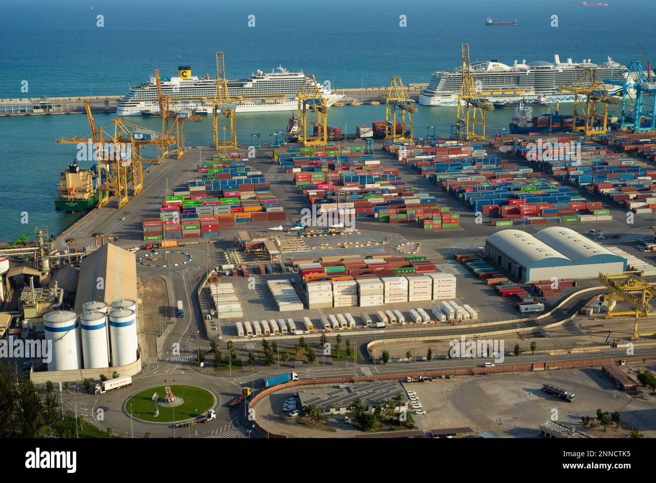 Terminal view hi-res stock photography and images - Alamy