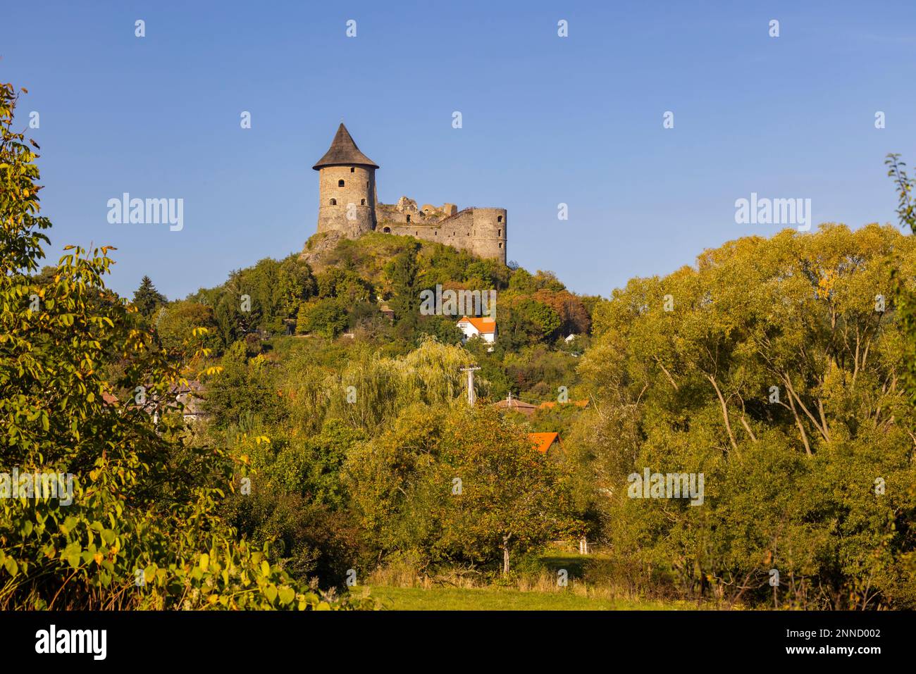Somoska castle on Slovakia Hungarian border Stock Photo - Alamy