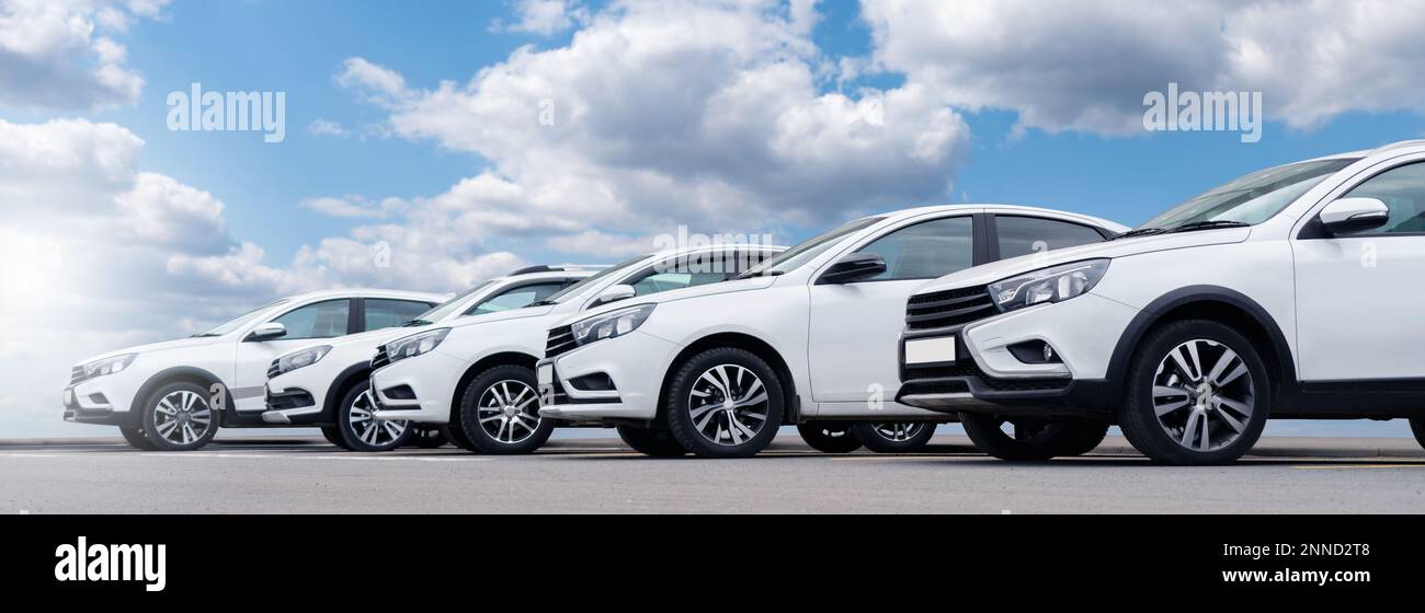Cars in a row. Car sales Stock Photo - Alamy
