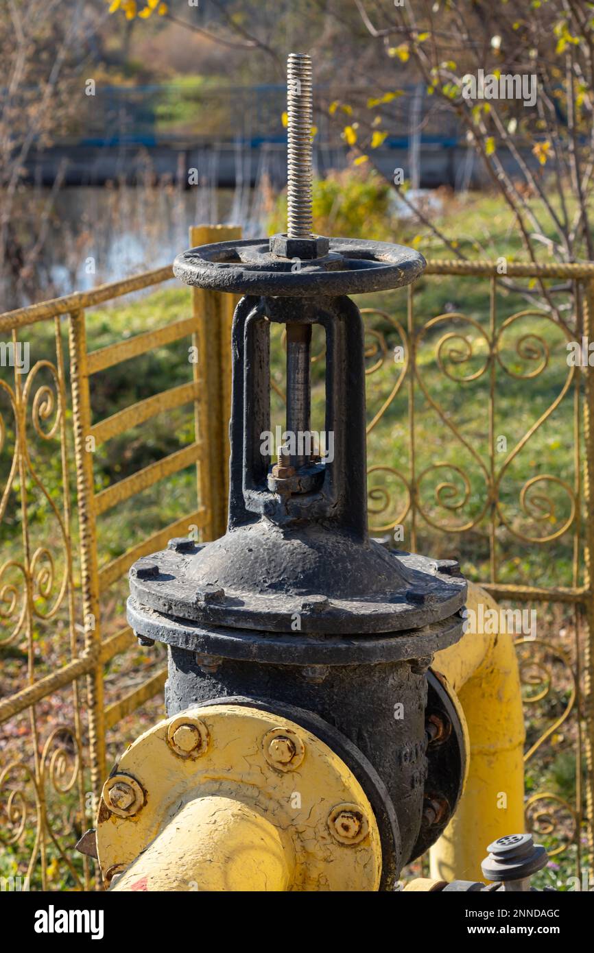 Flow control valve hi-res stock photography and images - Alamy