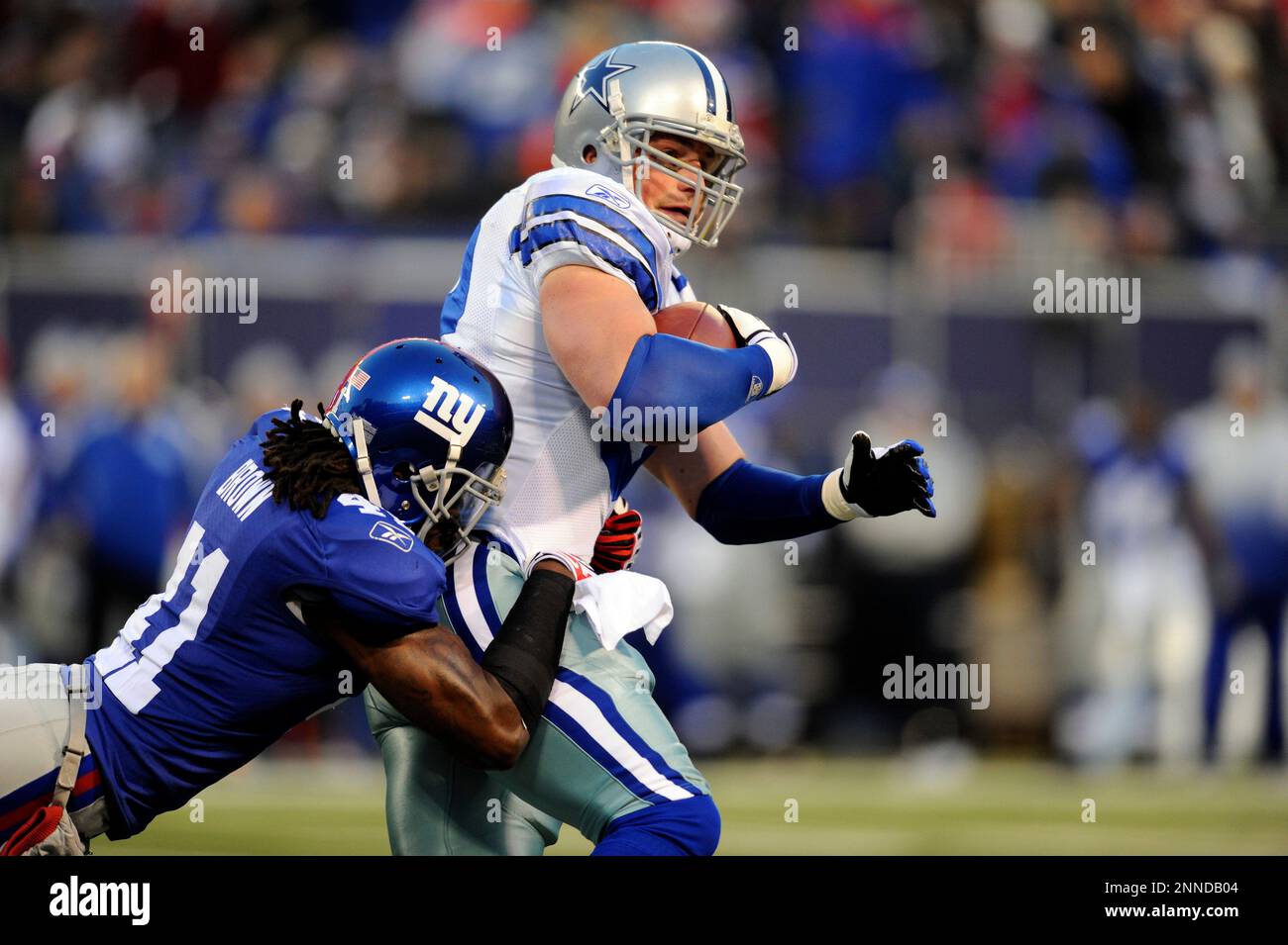 06 December 2009: Dallas Cowboys tight end Jason Witten (82) and New ...