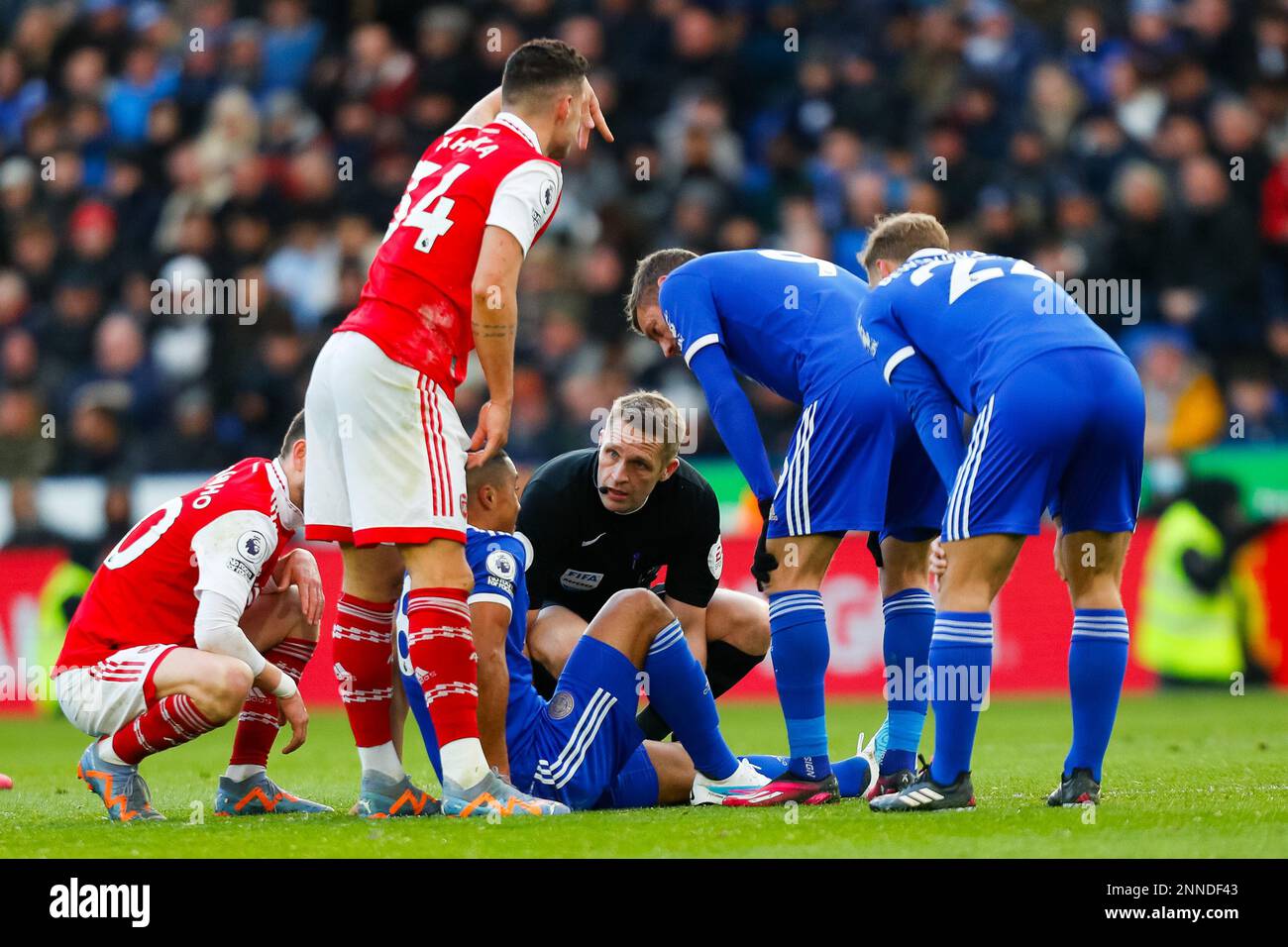 Youri tielemans arsenal hi-res stock photography and images - Alamy