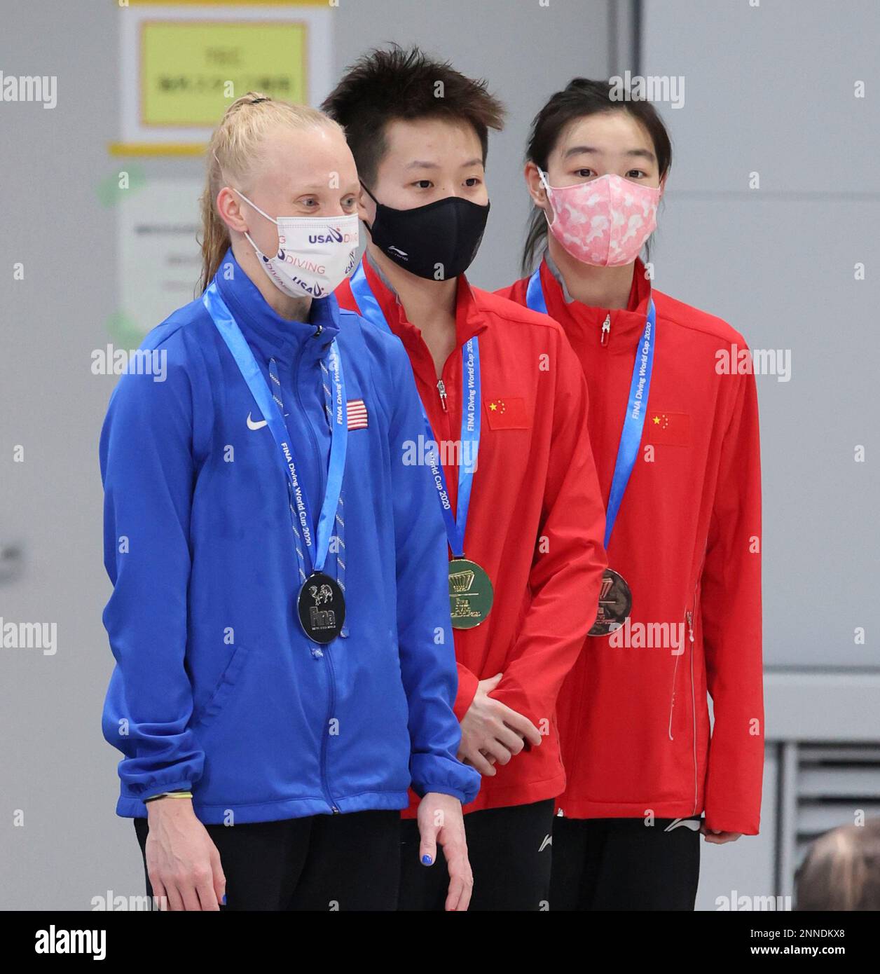 (L to R) USA Sarah BACON, silver, China's CHEN Yiwen, gold, and China's ...