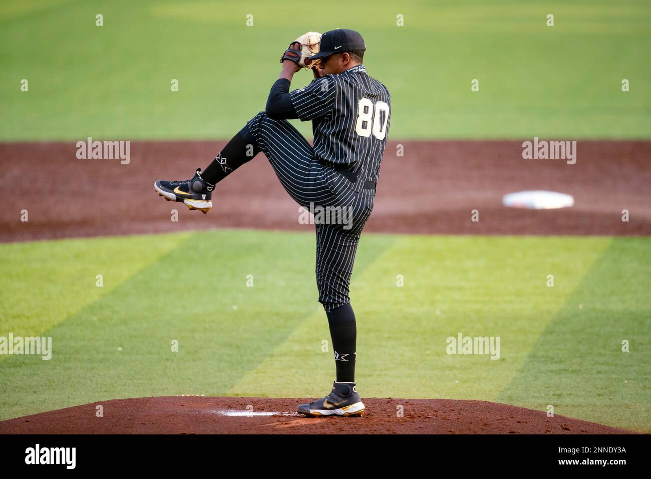 Vanderbilt Commodores starting pitcher Kumar Rocker (80) delivers a ...