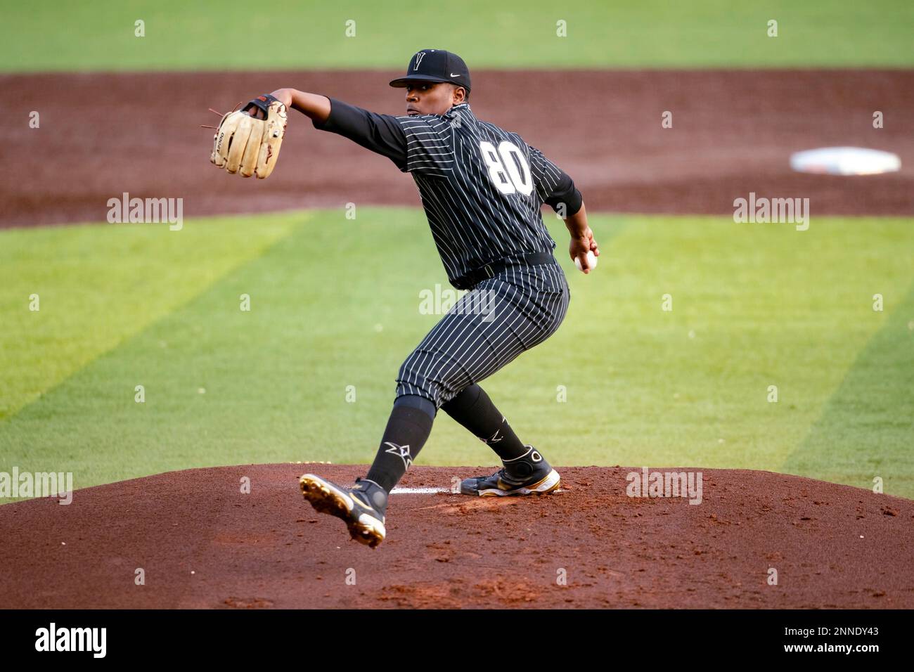 Vanderbilt Commodores starting pitcher Kumar Rocker (80) delivers a ...