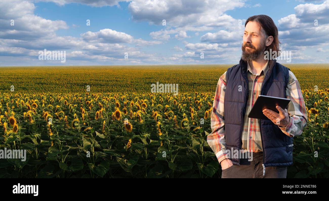 Agronomy man hi-res stock photography and images - Alamy