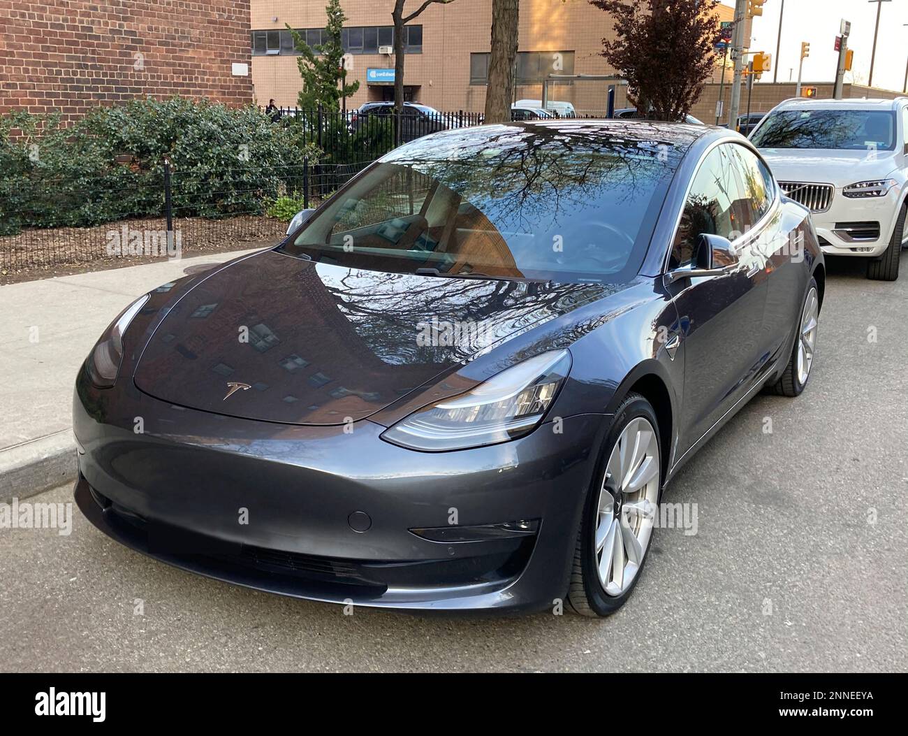 Photo by: STRF/STAR MAX/IPx 2021 4/27/21 Tesla stock slumps despite ...