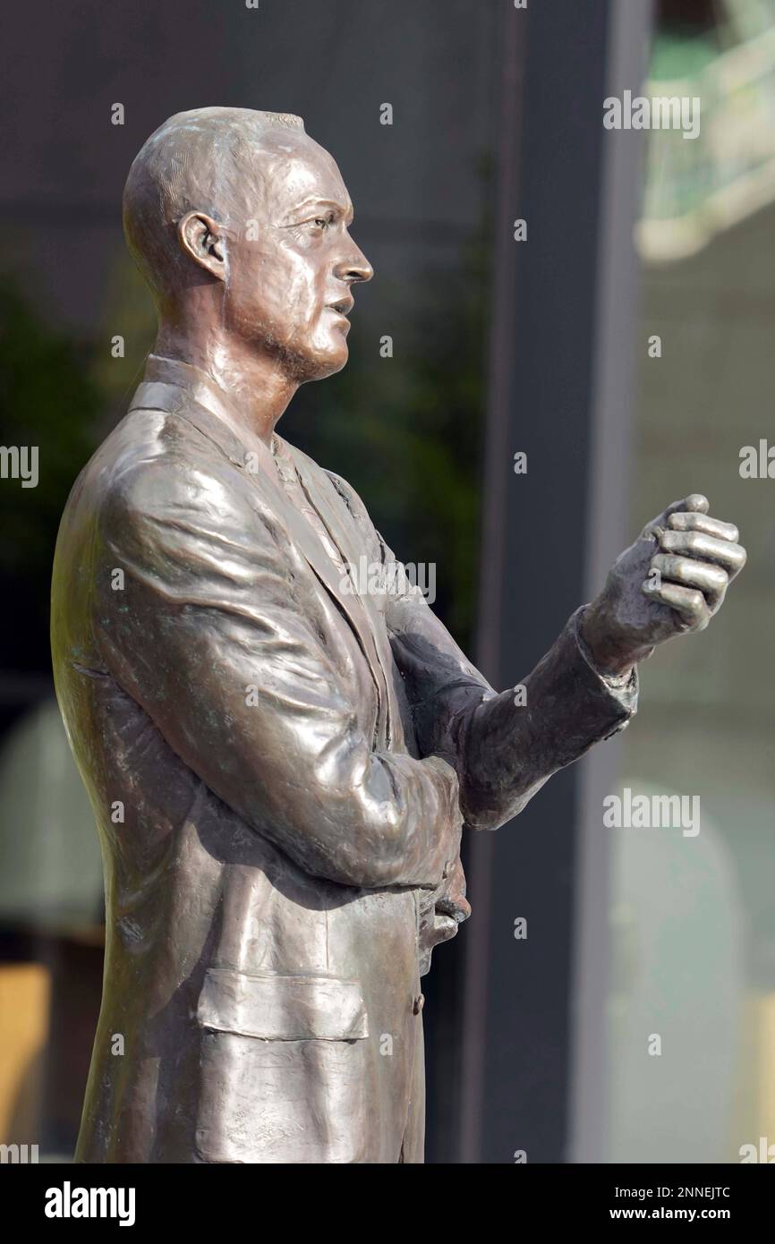 A statue of Bill Bowerman at f Hayward Field on the campus of the ...