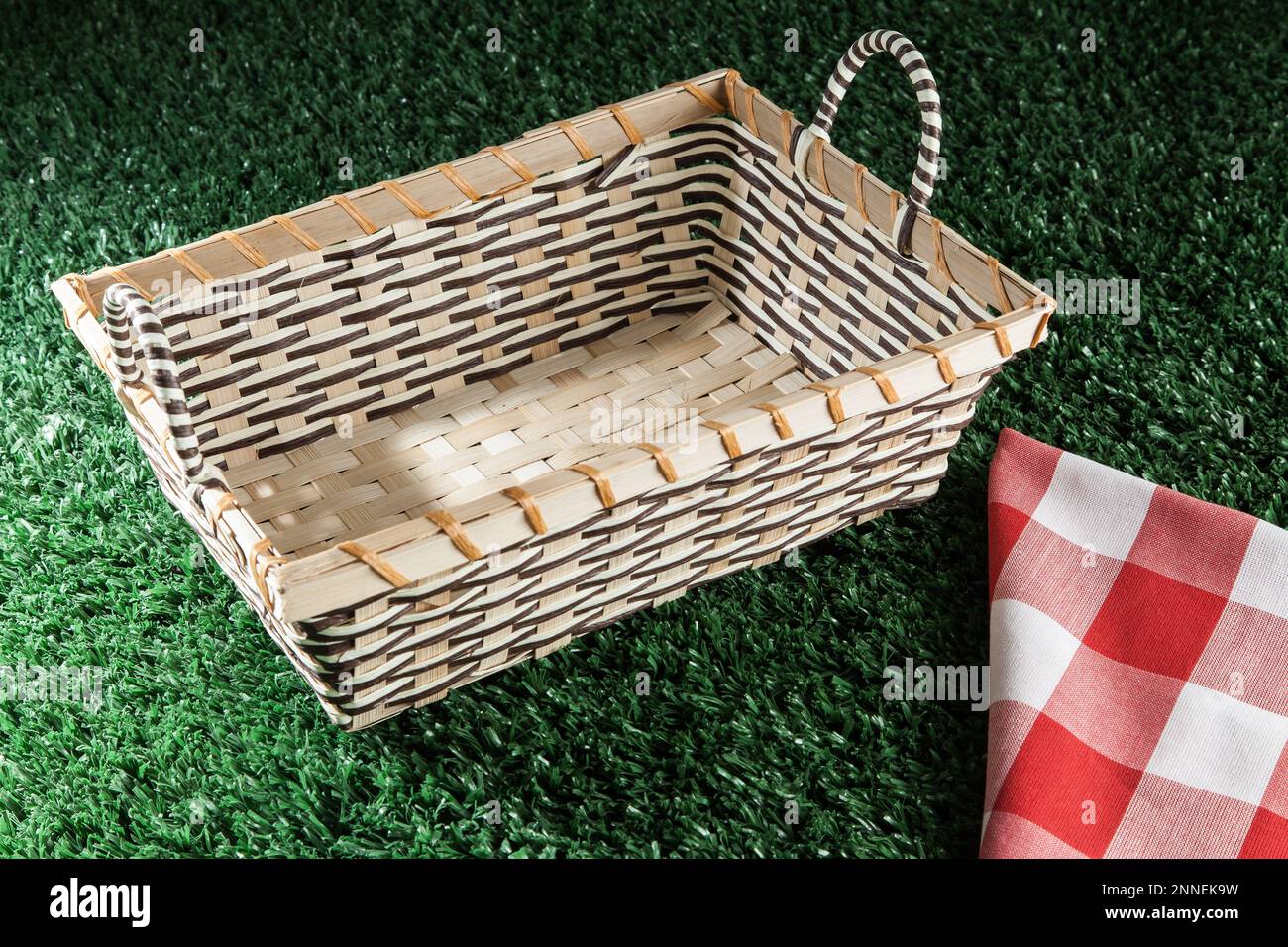 Picnic cloth hi-res stock photography and images - Alamy