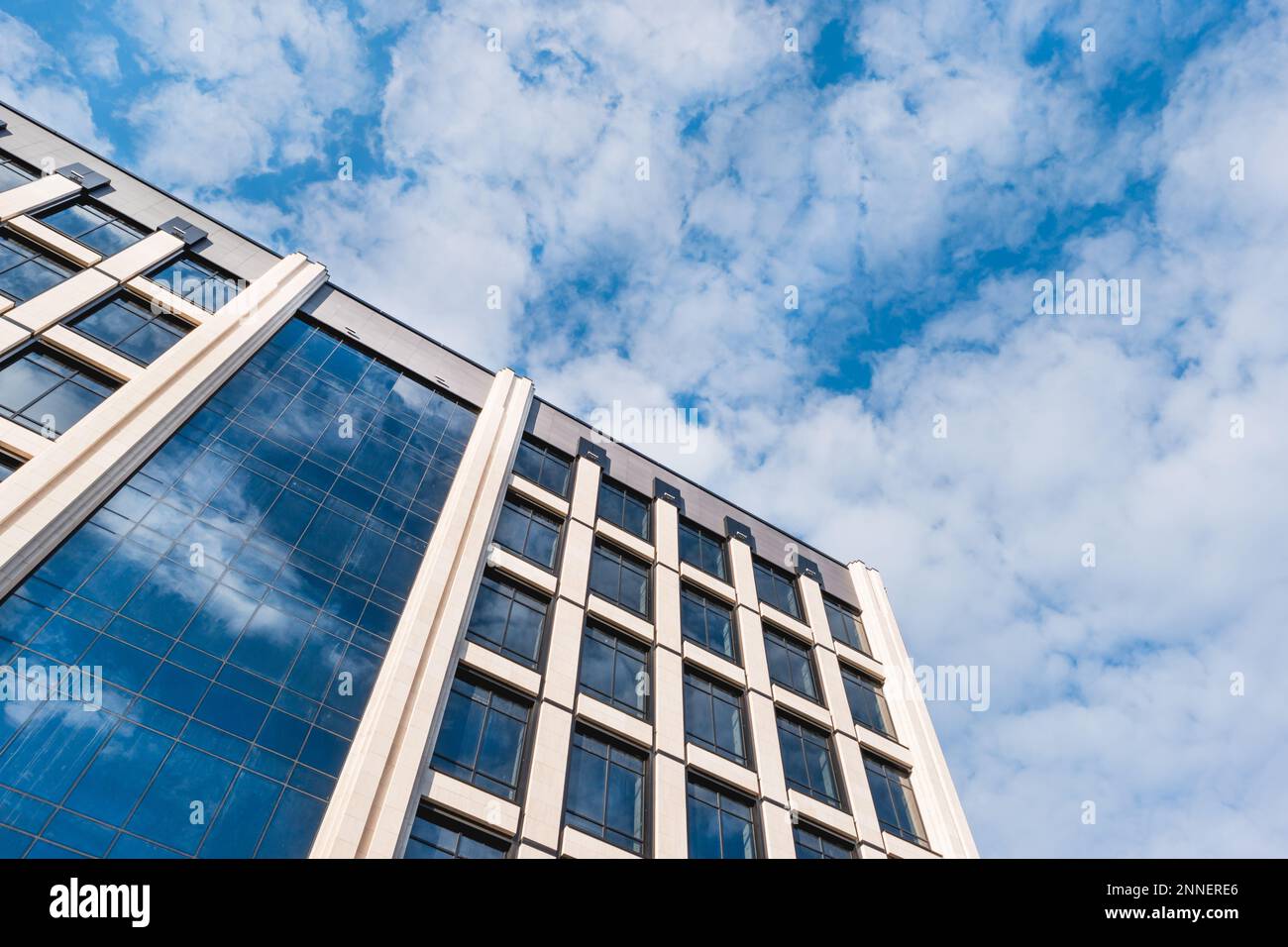 Sky business architecture hi-res stock photography and images - Alamy