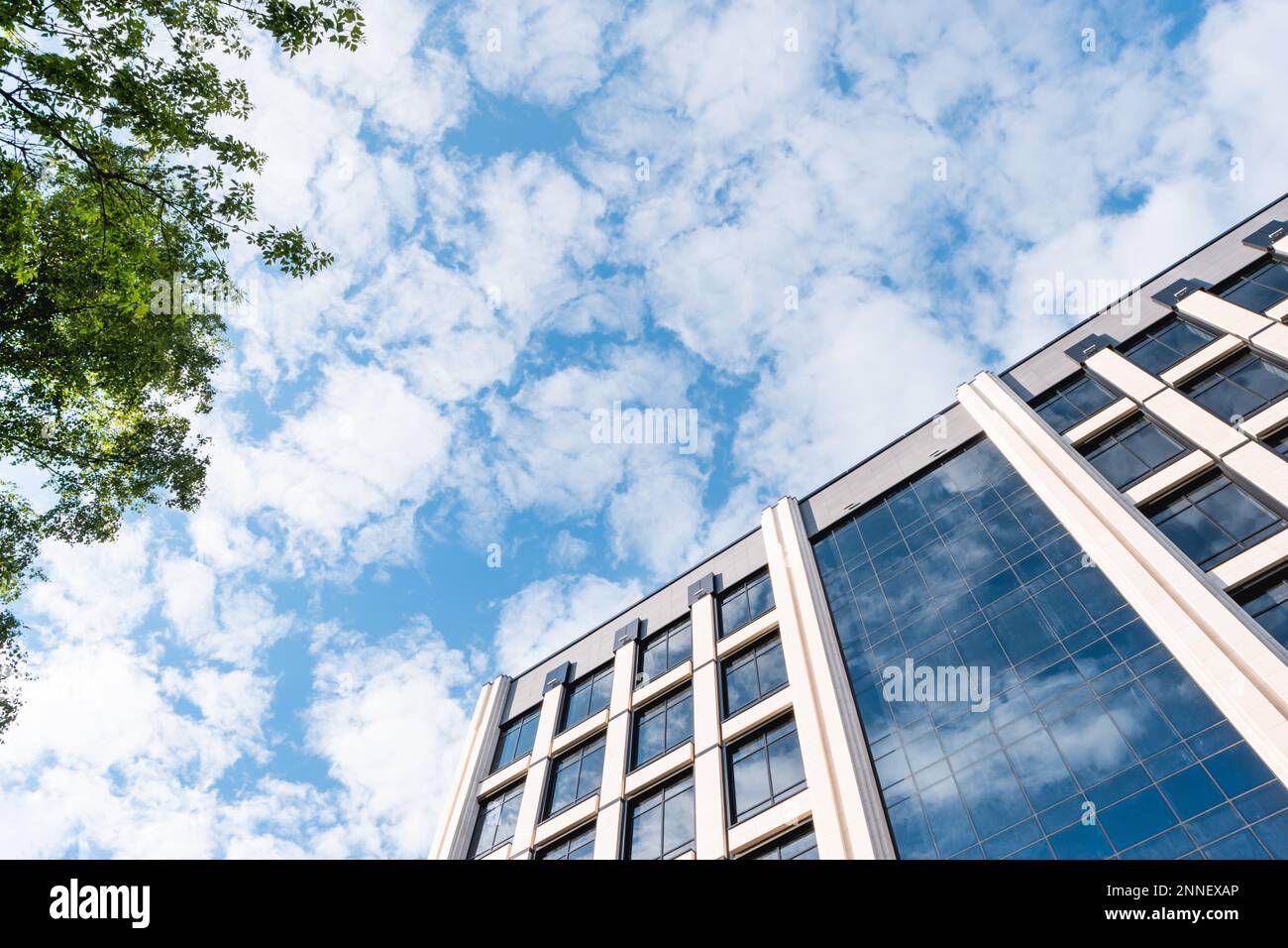 Sky business architecture hi-res stock photography and images - Alamy