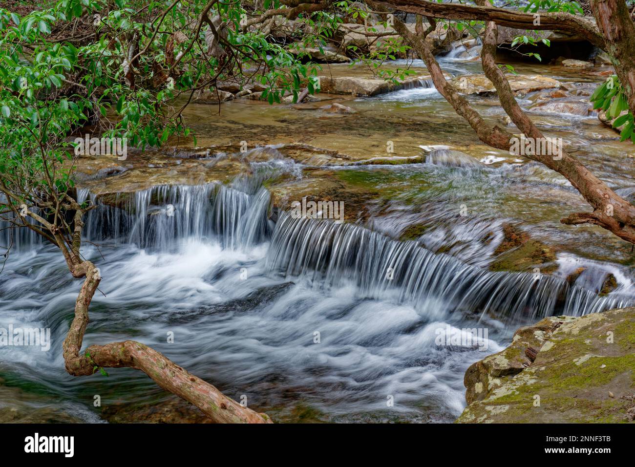 Waterfall descending from hanging hi-res stock photography and images ...