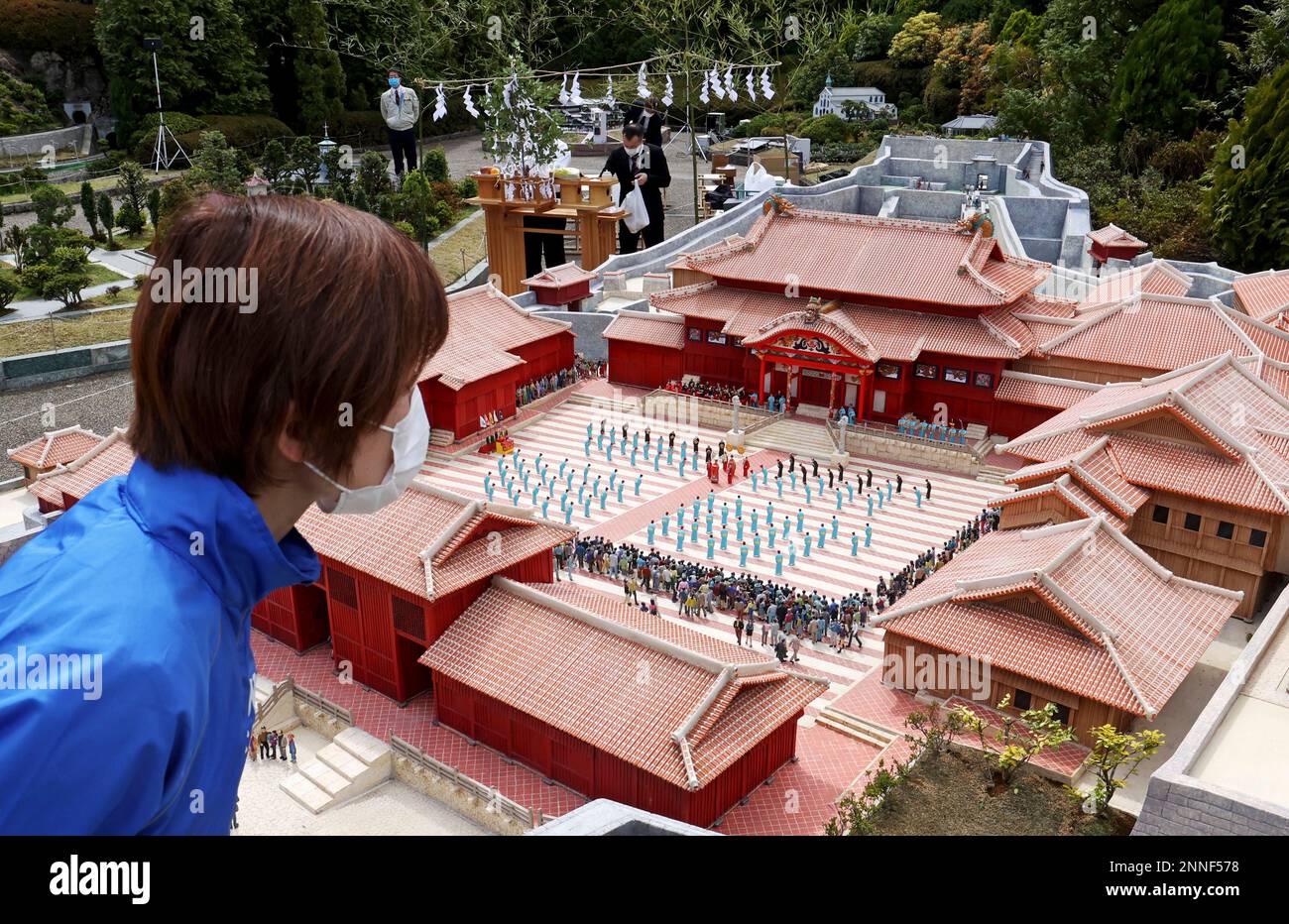 "Shuri Castle" is reproduced on the 1/25 scale at Tobu World Square in ...