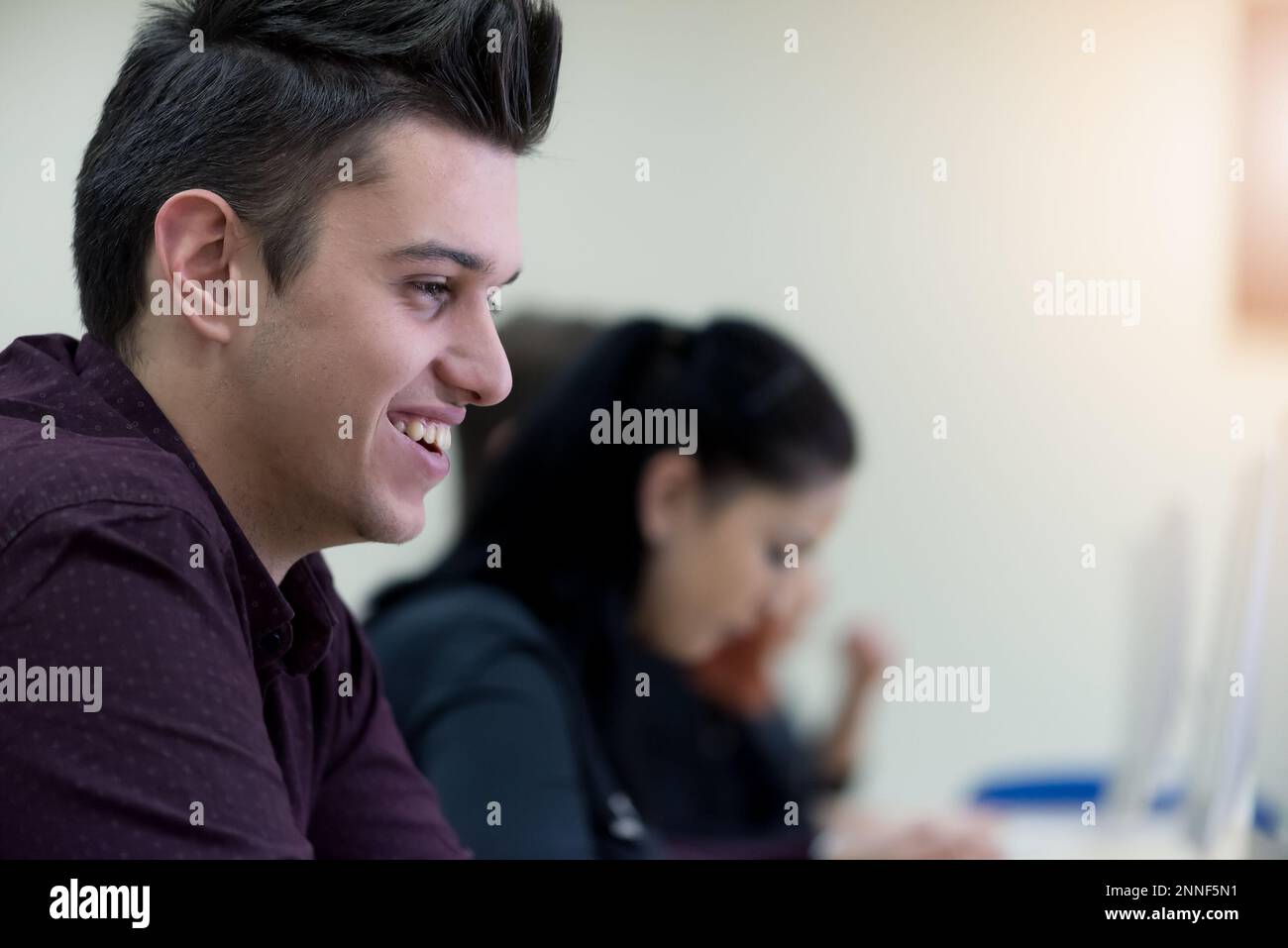 Young women students in computer lab hi-res stock photography and ...