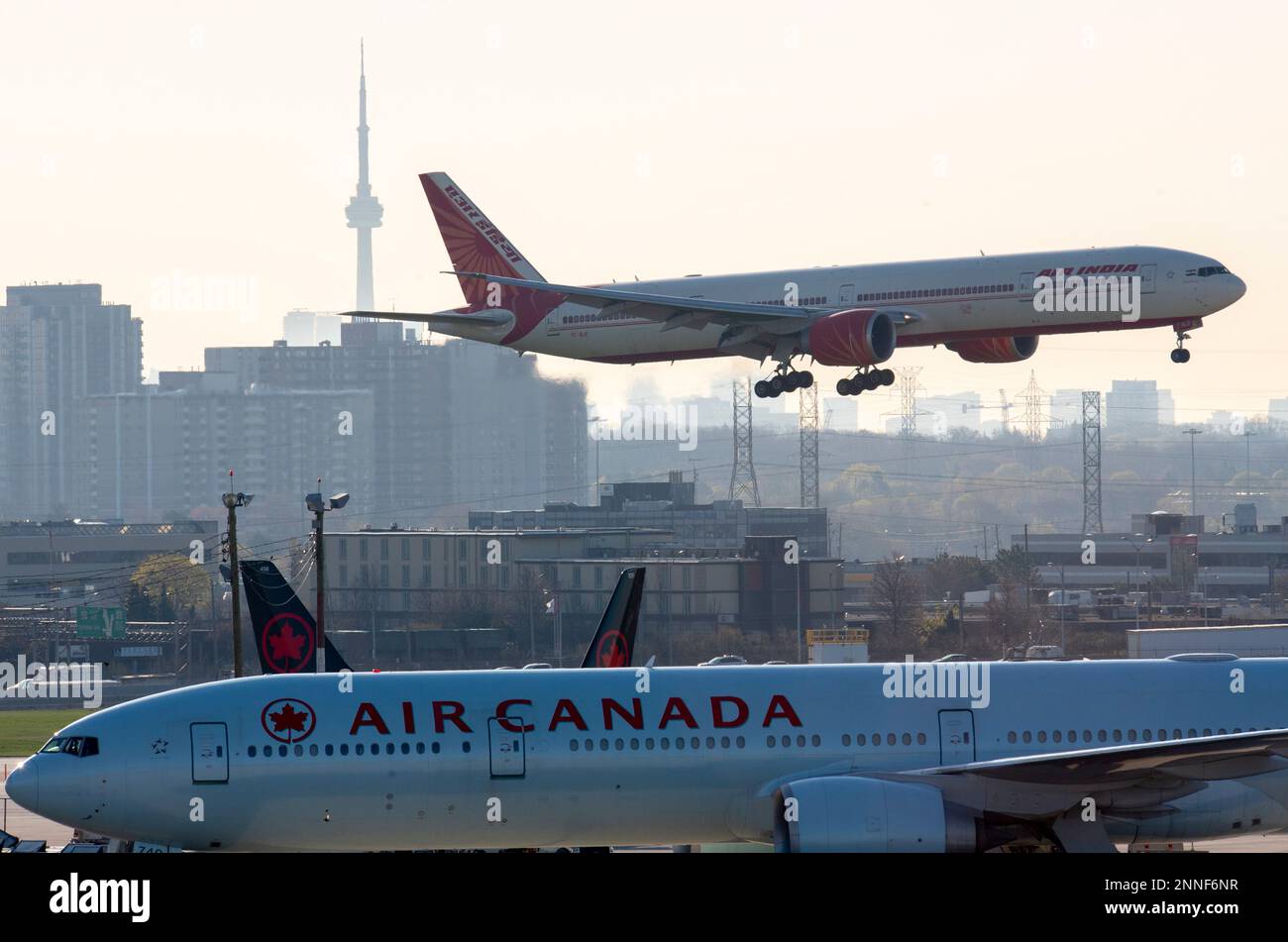 Air India flight 187 from New Delhi lands at Pearson Airport in Toronto ...