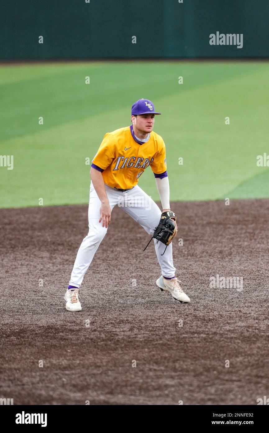 LSU Tigers third baseman Cade Doughty (4) on defense against the ...