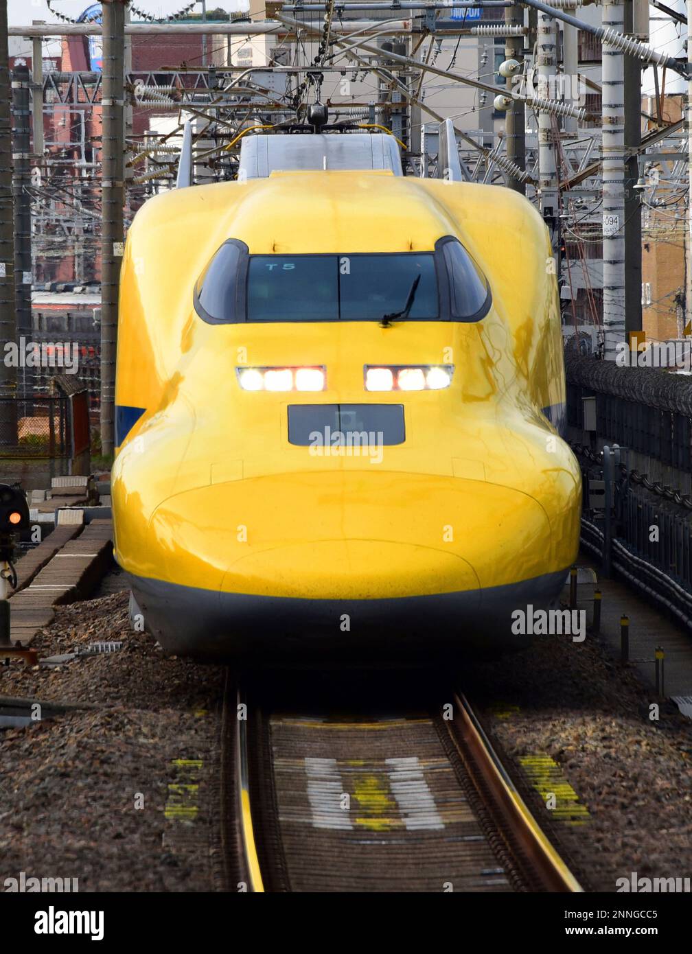 JR (Japan Railway) Tokai's special test train "Doctor Yellow" inspects ...