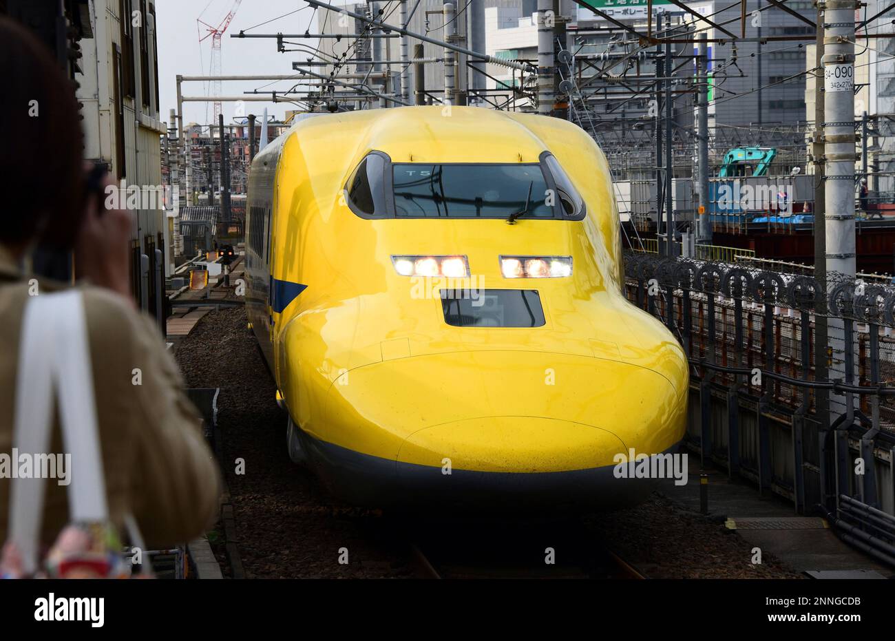 JR (Japan Railway) Tokai's special test train "Doctor Yellow" inspects ...