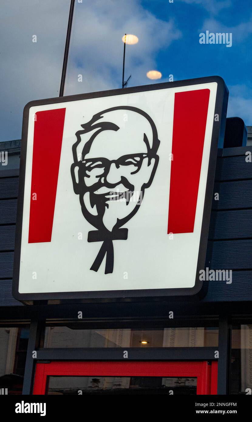 Colonel sanders hi-res stock photography and images - Alamy