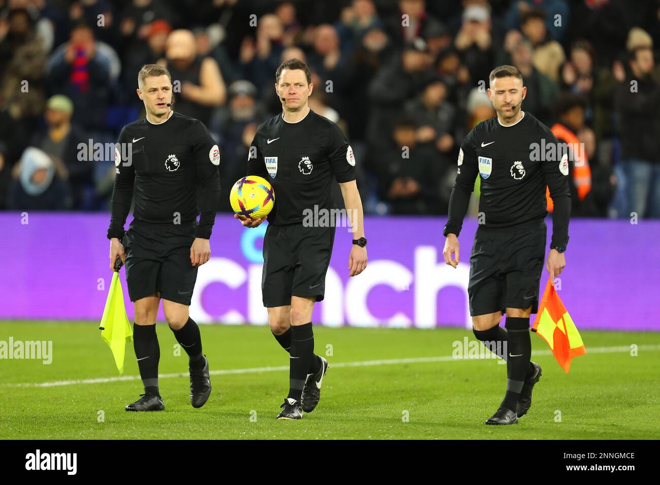 Daniel cook referee hi-res stock photography and images - Alamy